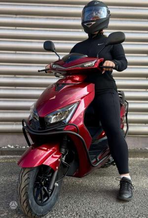 Sarkans Yamaha Cygnus 2026 Panevēža, ar dzinēja tilpumu 49.00 L un nobraukumu 0 tūkst. km par 1350 €, foto 3 vietnē AUTOMOTO.COM.LV