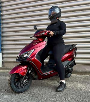 Sarkans Yamaha Cygnus 2026 Panevēža, ar dzinēja tilpumu 49.00 L un nobraukumu 0 tūkst. km par 1350 €, foto 3 vietnē AUTOMOTO.COM.LV