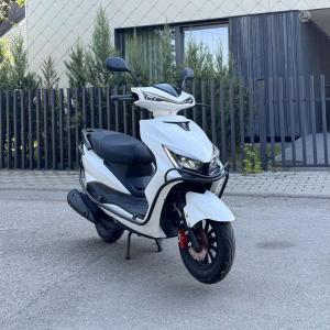 White Yamaha Cygnus 2026 in Joniskis, with an engine capacity of 49.00 L and mileage of 0 thousand km for 1350 €, photo  on AUTOMOTO.COM.LV
