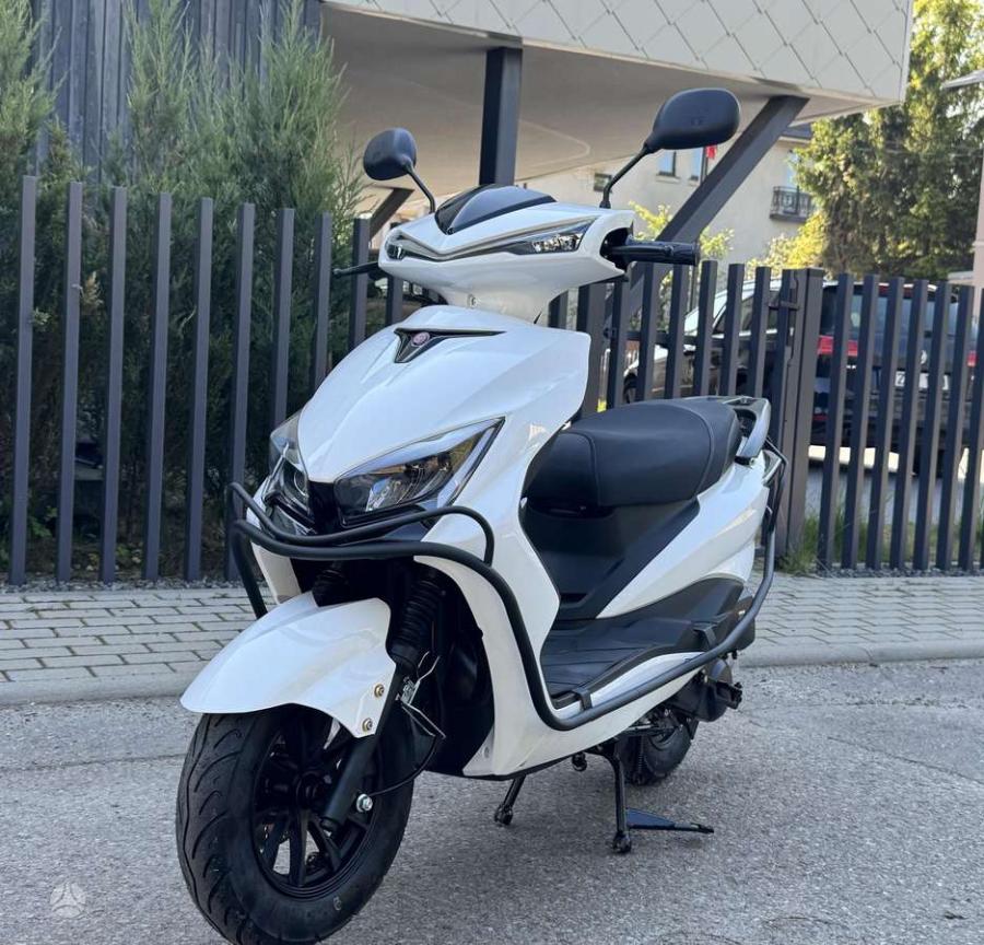 Balts Yamaha Cygnus 2026 Viļņa, ar dzinēja tilpumu 49.00 L un nobraukumu 0 tūkst. km par 1350 €, foto 4 vietnē AUTOMOTO.COM.LV