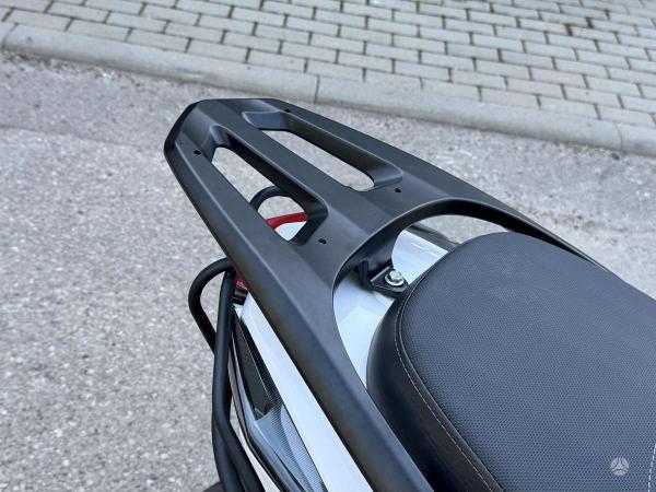 White Yamaha Cygnus 2026 in Kelme, with an engine capacity of 49.00 L and mileage of 0 thousand km for 1350 €, photo 9 on AUTOMOTO.COM.LV