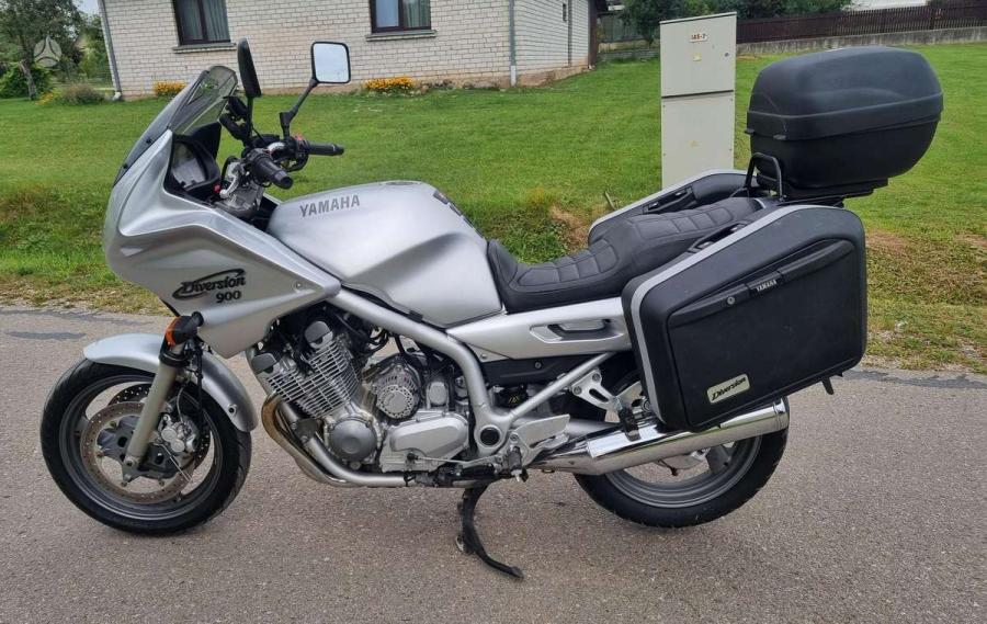 Pelēks Yamaha Diversion 2003 Prienai, ar dzinēja tilpumu 0.90 L un nobraukumu 38 tūkst. km par 2700 €, foto 9 vietnē AUTOMOTO.COM.LV