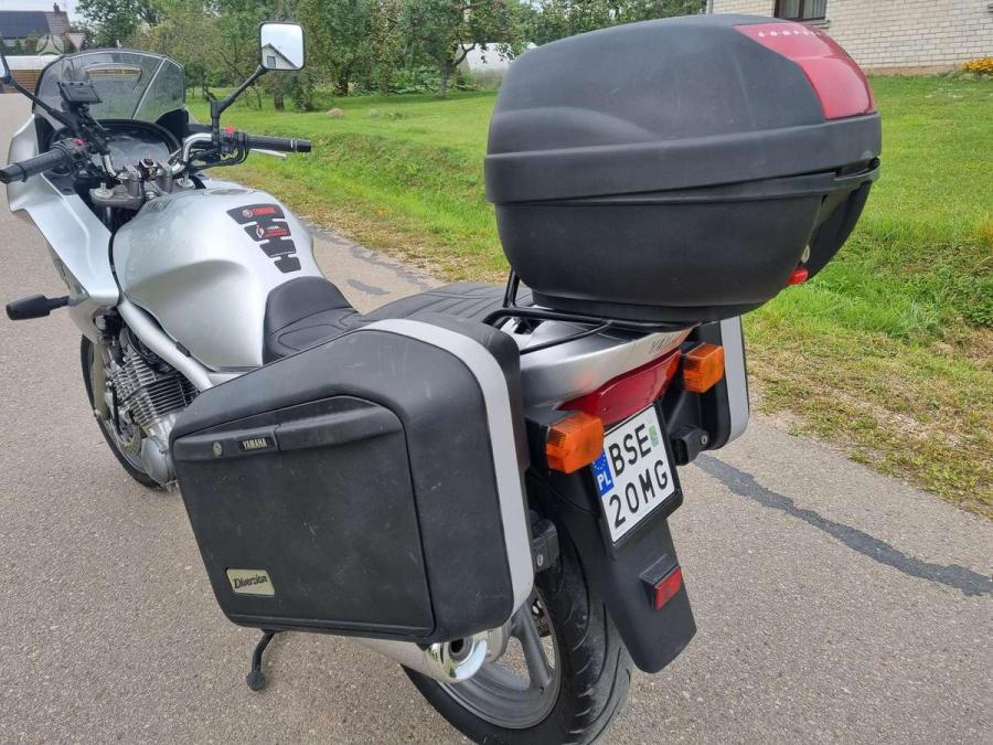 Pelēks Yamaha Diversion 2003 Prienai, ar dzinēja tilpumu 0.90 L un nobraukumu 38 tūkst. km par 2700 €, foto 10 vietnē AUTOMOTO.COM.LV