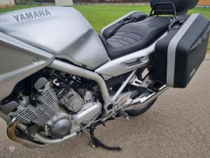 Pelēks Yamaha Diversion 2003 Prienai, ar dzinēja tilpumu 0.90 L un nobraukumu 38 tūkst. km par 2700 €, foto 11 vietnē AUTOMOTO.COM.LV