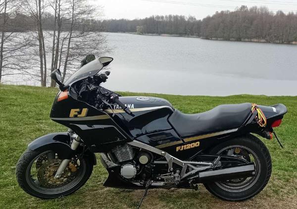 Melns Yamaha FJ 1200 1988 Vilkaviškis, ar dzinēja tilpumu 1.20 L un nobraukumu 45 tūkst. km par 2000 €, foto 6 vietnē AUTOMOTO.COM.LV