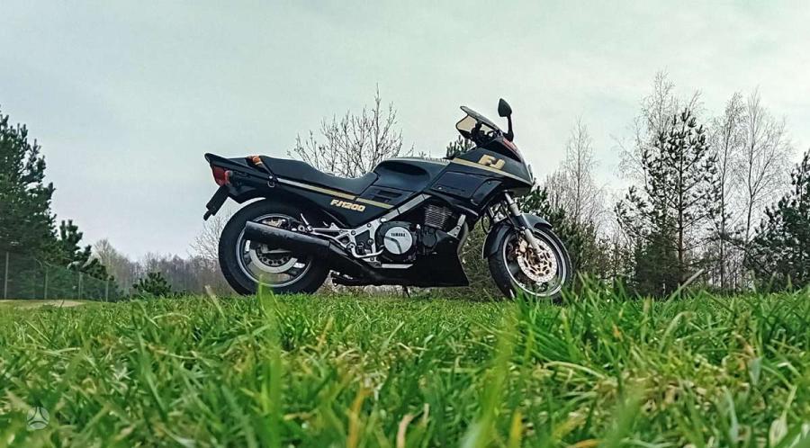 Melns Yamaha FJ 1200 1988 Vilkaviškis, ar dzinēja tilpumu 1.20 L un nobraukumu 45 tūkst. km par 2000 €, foto 7 vietnē AUTOMOTO.COM.LV