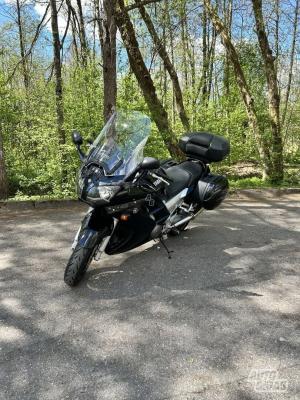 Черный Ямаха FJR 1300 2001 в Клайпеда, объемом двигателя 1.30 л и пробегом 76 тыс. км за 3500 €, фото  на AUTOMOTO.COM.LV