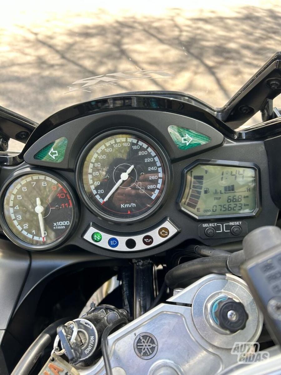 Черный Ямаха FJR 1300 2001 в Клайпеда, объемом двигателя 1.30 л и пробегом 76 тыс. км за 3500 €, фото 7 на AUTOMOTO.COM.LV
