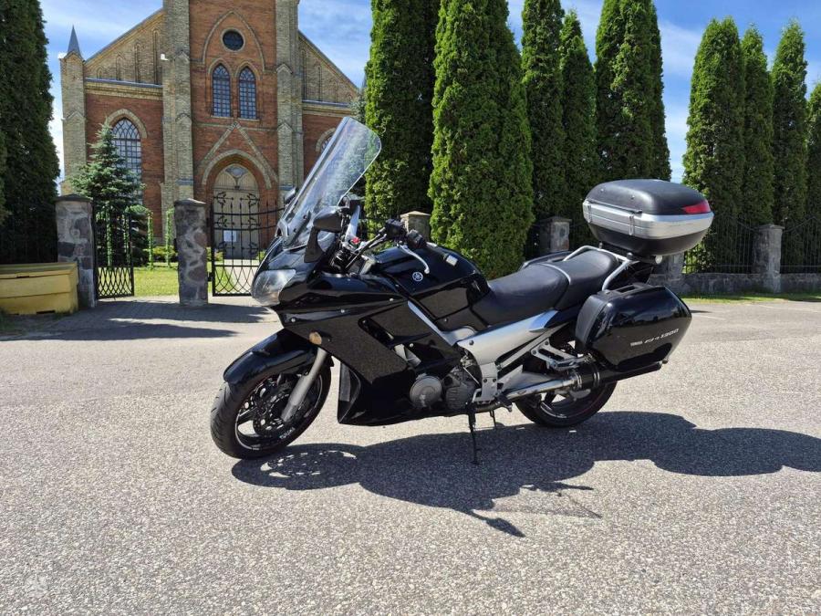 Черный Ямаха FJR 1300 2001 в Вильнюс, объемом двигателя 1.30 л и пробегом 83 тыс. км за 2650 €, фото 1 на AUTOMOTO.COM.LV