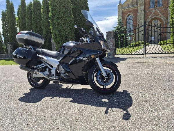 Black Yamaha FJR 1300 2001 in Vilnius, with an engine capacity of 1.30 L and mileage of 83 thousand km for 2650 €, photo 2 on AUTOMOTO.COM.LV