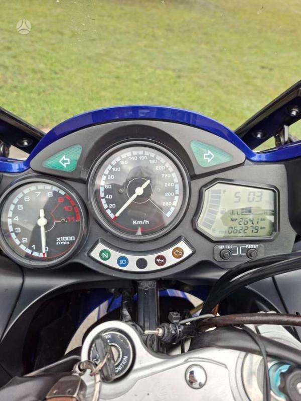 Blue Yamaha FJR 1300 2001 in Prienai, with an engine capacity of 1.30 L and mileage of 62 thousand km for 3250 €, photo 3 on AUTOMOTO.COM.LV