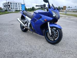 Zils Yamaha FJR 1300 2001 Rapla, ar dzinēja tilpumu 1.30 L un nobraukumu 43 tūkst. km par 2900 €, foto 4 vietnē AUTOMOTO.COM.LV