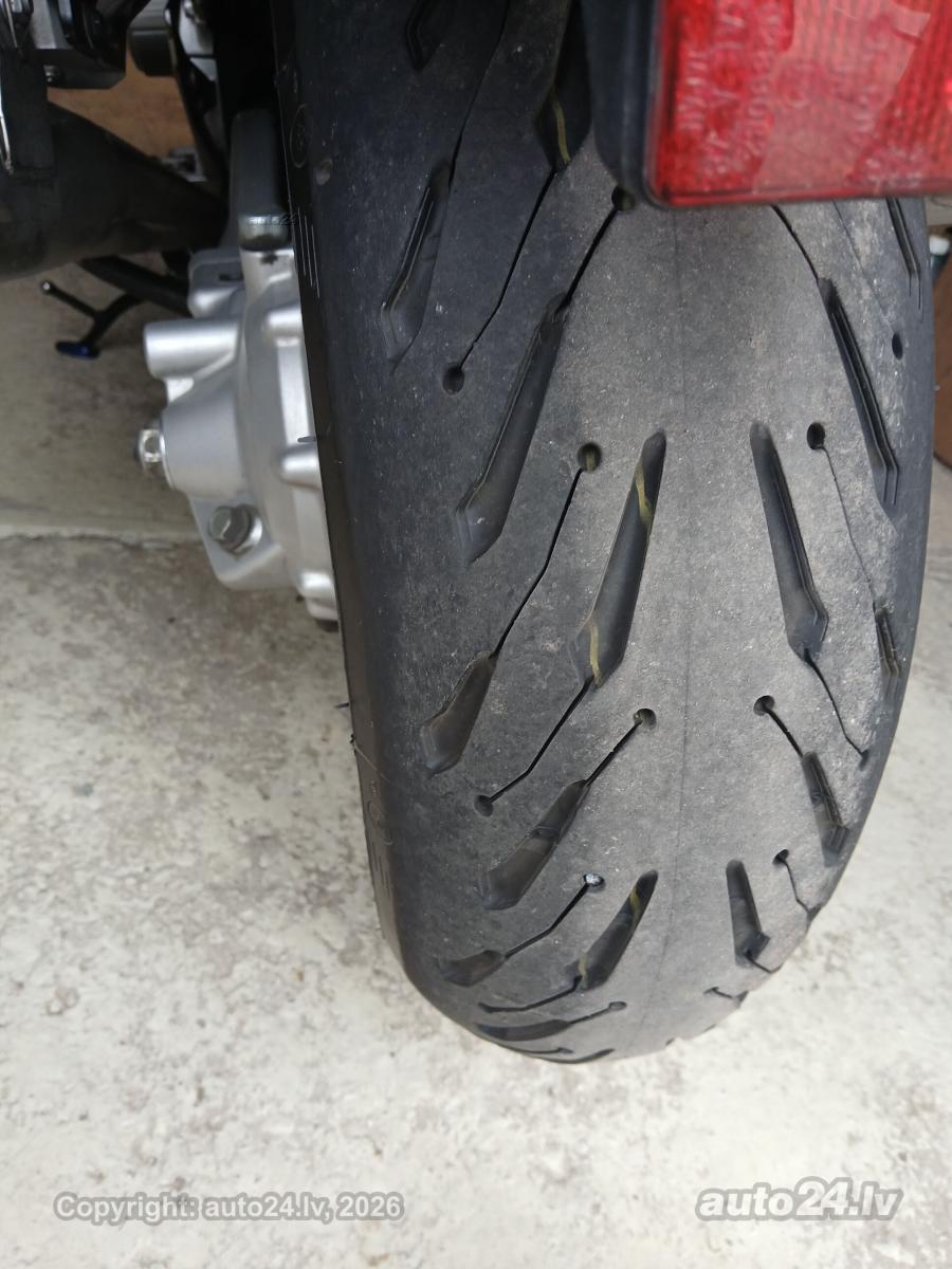 Zils Yamaha FJR 1300 2001 Rapla, ar dzinēja tilpumu 1.30 L un nobraukumu 43 tūkst. km par 2900 €, foto 6 vietnē AUTOMOTO.COM.LV