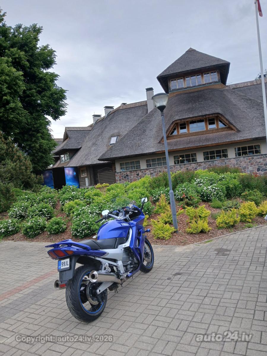 Zils Yamaha FJR 1300 2001 Rapla, ar dzinēja tilpumu 1.30 L un nobraukumu 43 tūkst. km par 2900 €, foto 10 vietnē AUTOMOTO.COM.LV