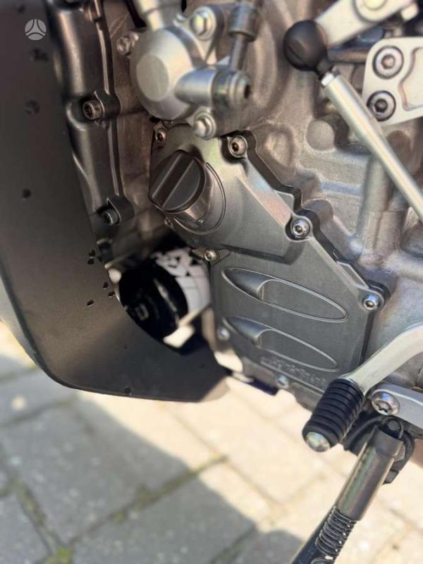 Blue Yamaha FJR 1300 2003 in Kaunas, with an engine capacity of 0.00 L and mileage of 72 thousand km for 3990 €, photo 9 on AUTOMOTO.COM.LV