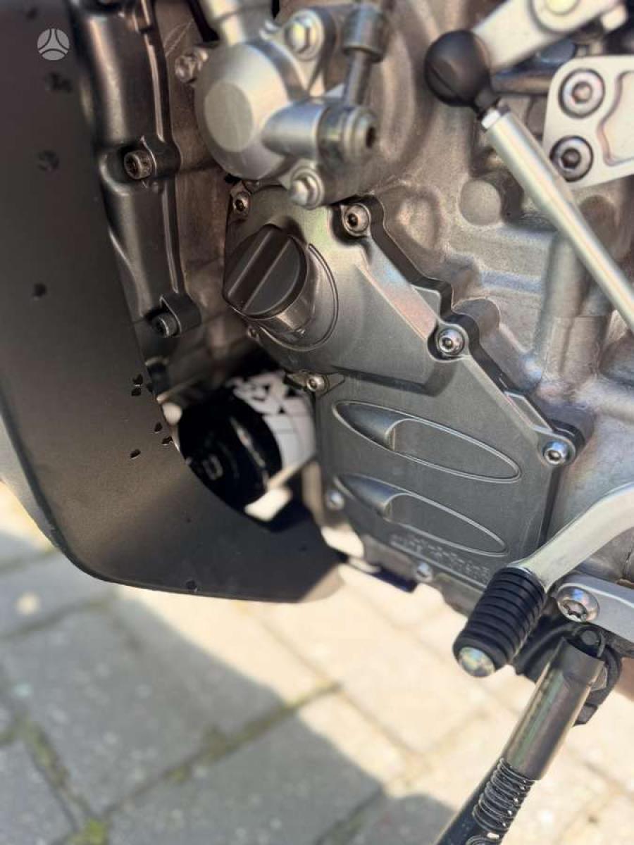 Blue Yamaha FJR 1300 2003 in Kaunas, with an engine capacity of 0.00 L and mileage of 72 thousand km for 3990 €, photo 10 on AUTOMOTO.COM.LV