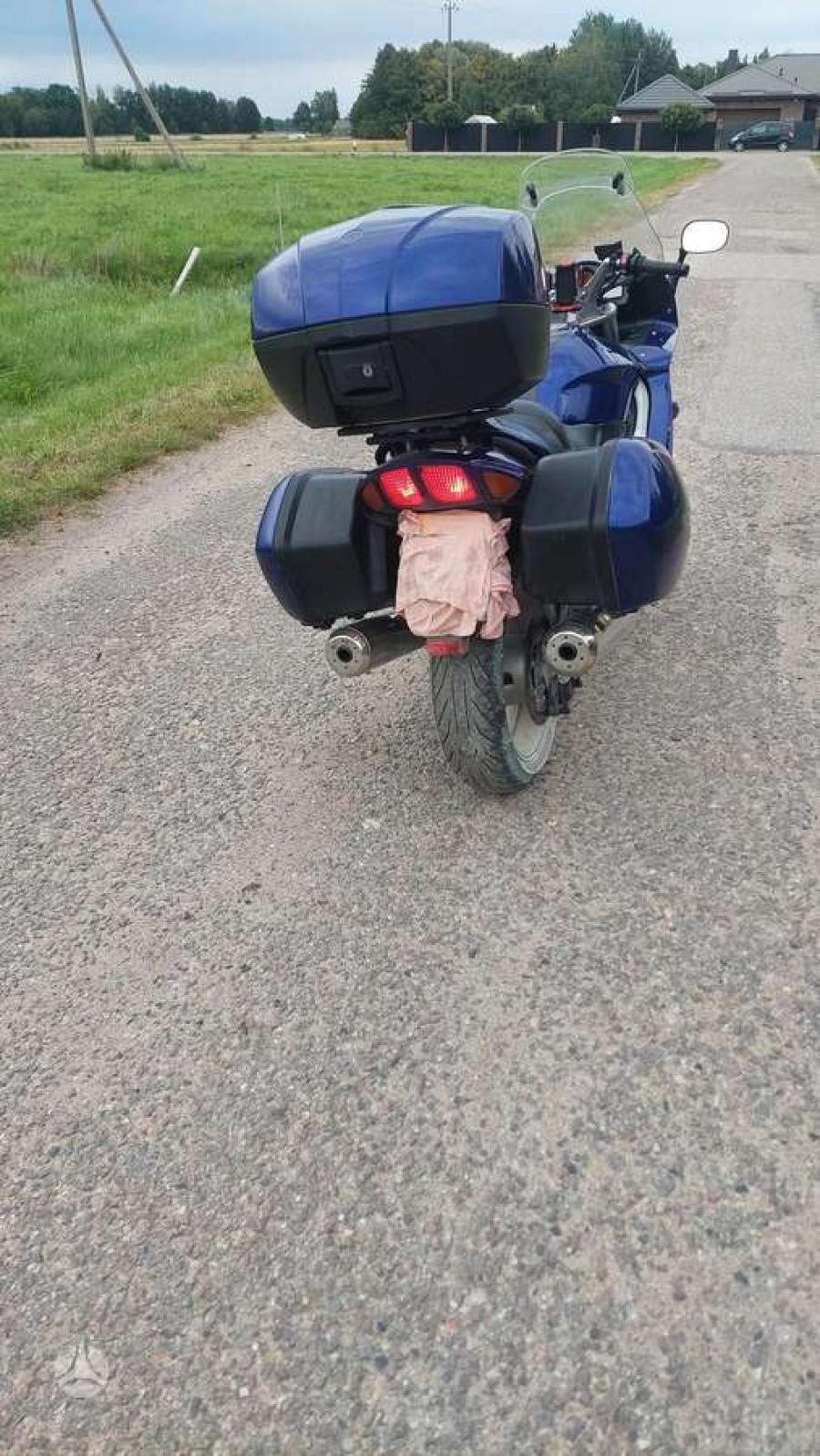 Zils Yamaha FJR 1300 2005 Vilkaviškis, ar dzinēja tilpumu 1.30 L un nobraukumu 96 tūkst. km par 2700 €, foto 5 vietnē AUTOMOTO.COM.LV