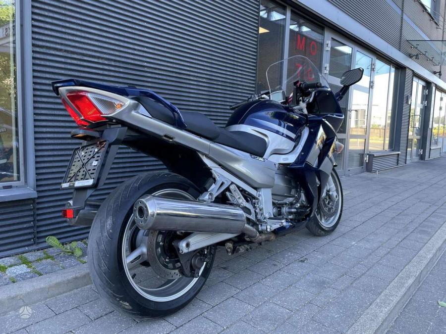 Zils Yamaha FJR 1300 2007 Rīga, ar dzinēja tilpumu 1.30 L un nobraukumu 41 tūkst. km par 4799 €, foto 5 vietnē AUTOMOTO.COM.LV
