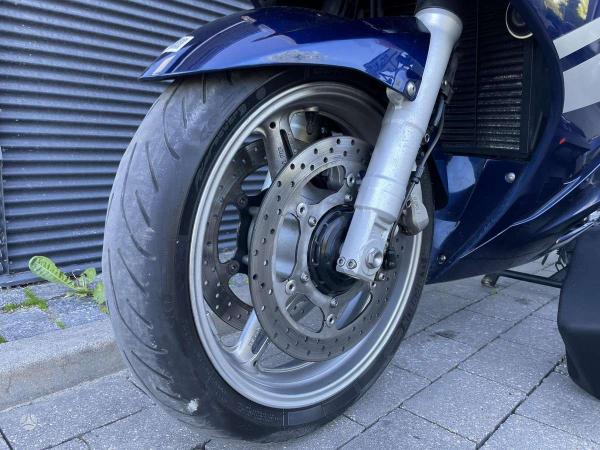 Zils Yamaha FJR 1300 2007 Rīga, ar dzinēja tilpumu 1.30 L un nobraukumu 41 tūkst. km par 4799 €, foto 8 vietnē AUTOMOTO.COM.LV