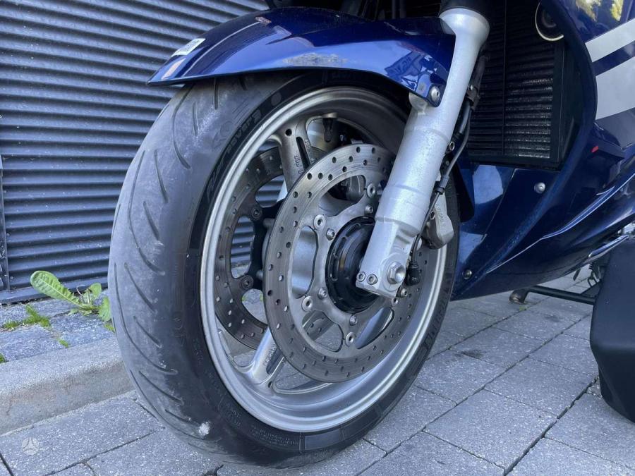 Zils Yamaha FJR 1300 2007 Rīga, ar dzinēja tilpumu 1.30 L un nobraukumu 41 tūkst. km par 4799 €, foto 9 vietnē AUTOMOTO.COM.LV