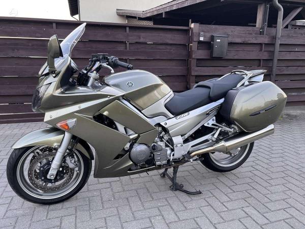 Brūns Yamaha FJR 1300 2006 Viļņa, ar dzinēja tilpumu 1.30 L un nobraukumu 36 tūkst. km par 5600 €, foto 3 vietnē AUTOMOTO.COM.LV