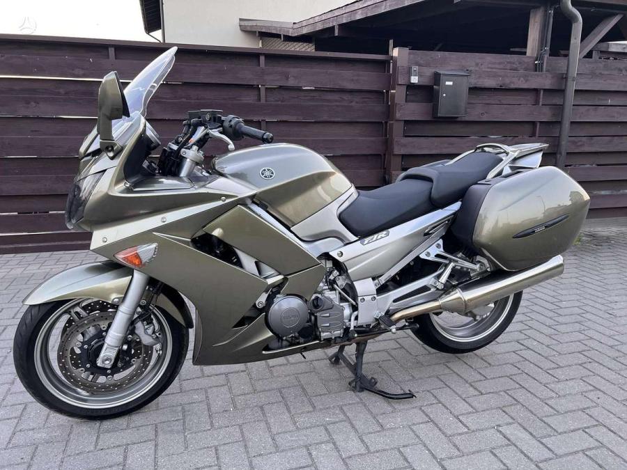 Brown Yamaha FJR 1300 2006 in Vilnius, with an engine capacity of 1.30 L and mileage of 36 thousand km for 5600 €, photo 4 on AUTOMOTO.COM.LV