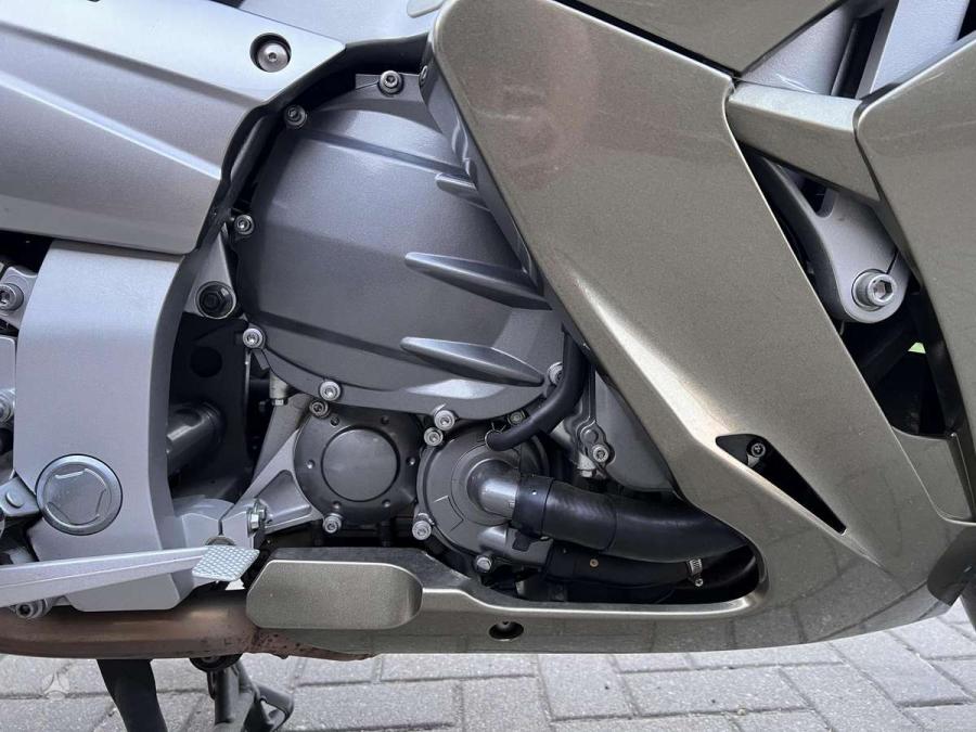 Brown Yamaha FJR 1300 2006 in Vilnius, with an engine capacity of 1.30 L and mileage of 36 thousand km for 5600 €, photo 19 on AUTOMOTO.COM.LV
