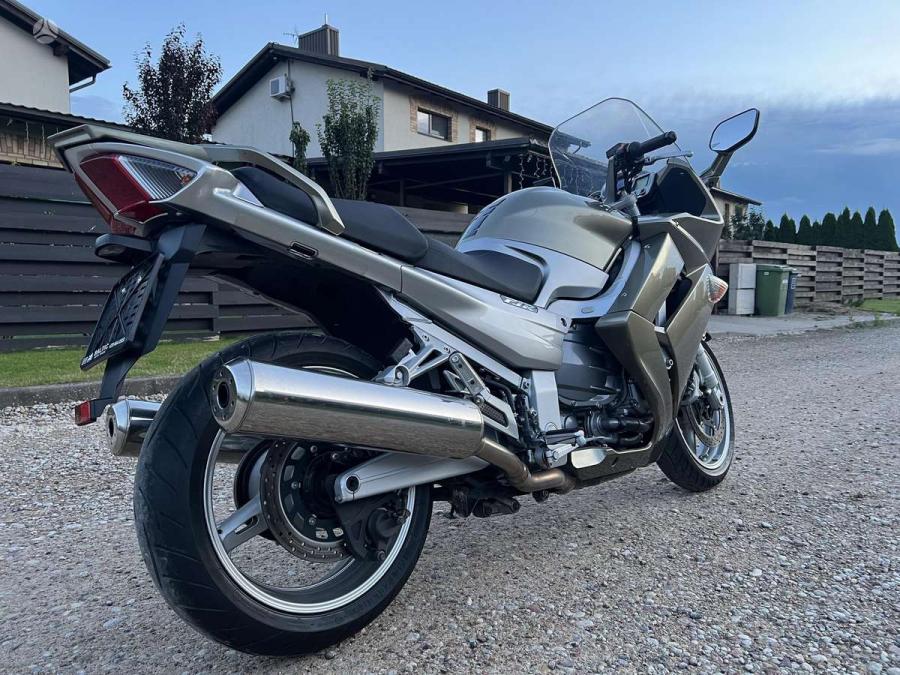 Brown Yamaha FJR 1300 2006 in Vilnius, with an engine capacity of 1.30 L and mileage of 36 thousand km for 5450 €, photo 12 on AUTOMOTO.COM.LV