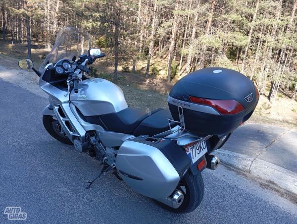 Grey Yamaha FJR 1300 2001 in Telschi, with an engine capacity of 1.30 L and mileage of 101 thousand km for 2990 €, photo 4 on AUTOMOTO.COM.LV