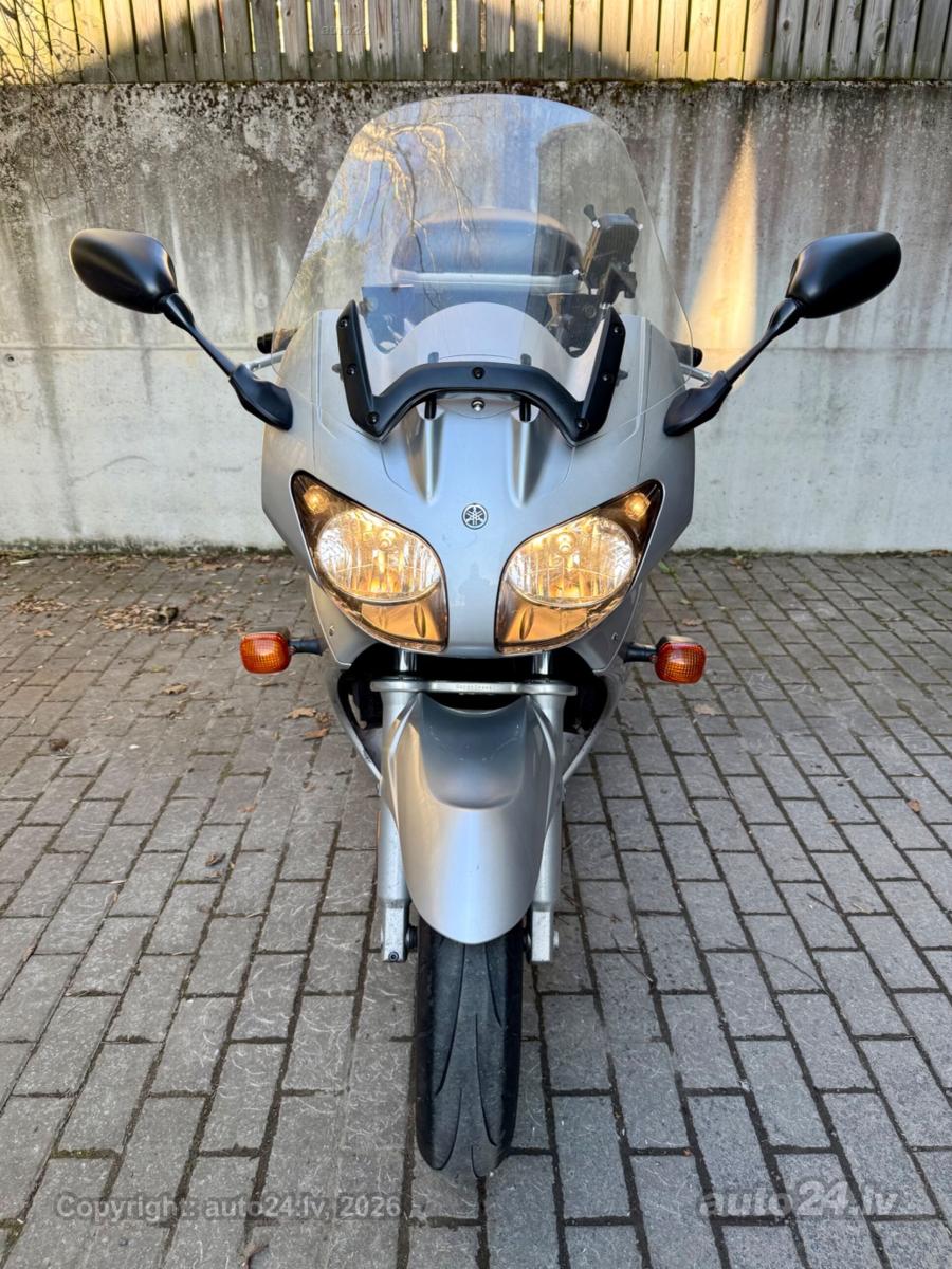 Pelēks Yamaha FJR 1300 2003 Tallina, ar dzinēja tilpumu 1.30 L un nobraukumu 94 tūkst. km par 3000 €, foto 4 vietnē AUTOMOTO.COM.LV