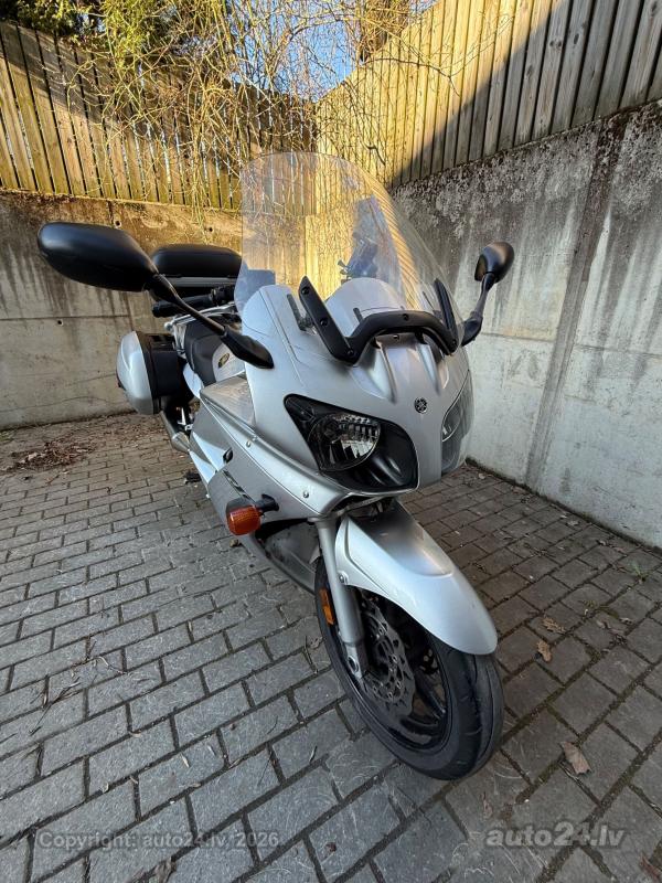 Grey Yamaha FJR 1300 2003 in Tallinn, with an engine capacity of 1.30 L and mileage of 94 thousand km for 3000 €, photo 7 on AUTOMOTO.COM.LV