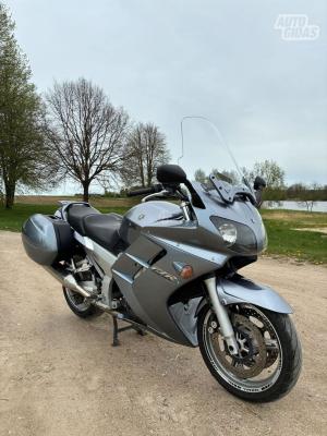 Pelēks Yamaha FJR 1300 2004 Šilutė, ar dzinēja tilpumu 1.30 L un nobraukumu 105 tūkst. km par 2999 €, foto 3 vietnē AUTOMOTO.COM.LV