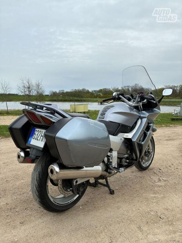 Pelēks Yamaha FJR 1300 2004 Šilutė, ar dzinēja tilpumu 1.30 L un nobraukumu 105 tūkst. km par 2999 €, foto 3 vietnē AUTOMOTO.COM.LV