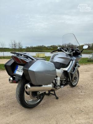 Pelēks Yamaha FJR 1300 2004 Šilutė, ar dzinēja tilpumu 1.30 L un nobraukumu 105 tūkst. km par 2999 €, foto 4 vietnē AUTOMOTO.COM.LV