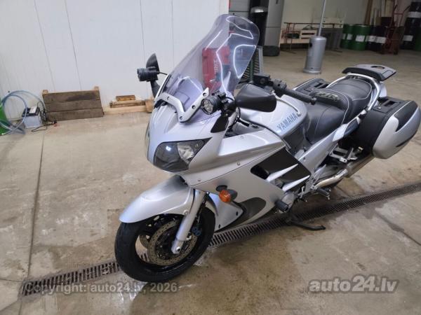 Grey Yamaha FJR 1300 2005 in Viljandi, with an engine capacity of 1.30 L and mileage of 0 thousand km for 5900 €, photo 3 on AUTOMOTO.COM.LV