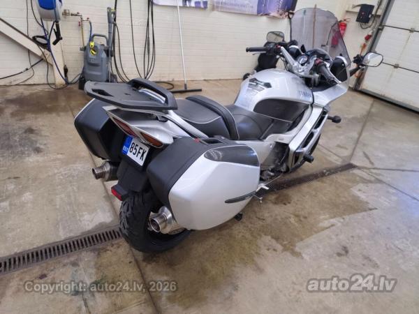 Grey Yamaha FJR 1300 2005 in Viljandi, with an engine capacity of 1.30 L and mileage of 0 thousand km for 5900 €, photo 5 on AUTOMOTO.COM.LV