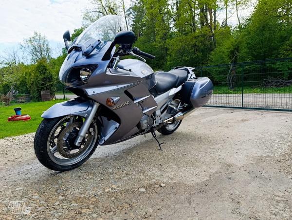 Grey Yamaha FJR 1300 2005 in Vilnius, with an engine capacity of 1.30 L and mileage of 79 thousand km for 3600 €, photo 2 on AUTOMOTO.COM.LV