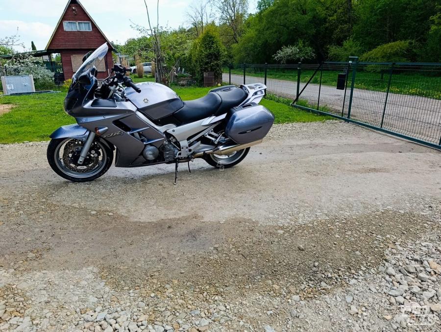 Серый Ямаха FJR 1300 2005 в Вильнюс, объемом двигателя 1.30 л и пробегом 79 тыс. км за 3600 €, фото 4 на AUTOMOTO.COM.LV
