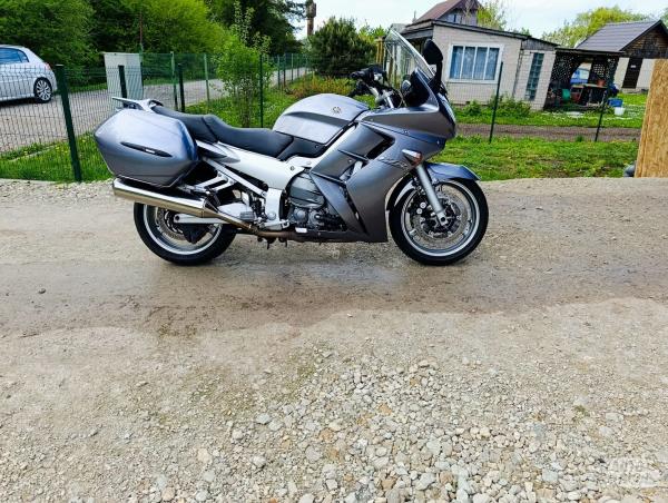 Grey Yamaha FJR 1300 2005 in Vilnius, with an engine capacity of 1.30 L and mileage of 79 thousand km for 3600 €, photo 4 on AUTOMOTO.COM.LV
