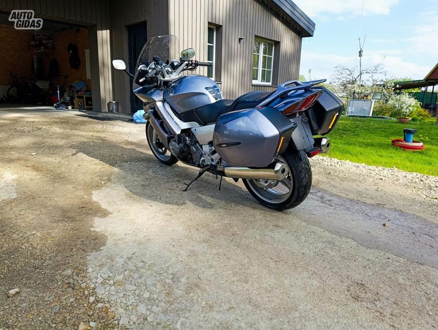 Серый Ямаха FJR 1300 2005 в Вильнюс, объемом двигателя 1.30 л и пробегом 79 тыс. км за 3600 €, фото 6 на AUTOMOTO.COM.LV