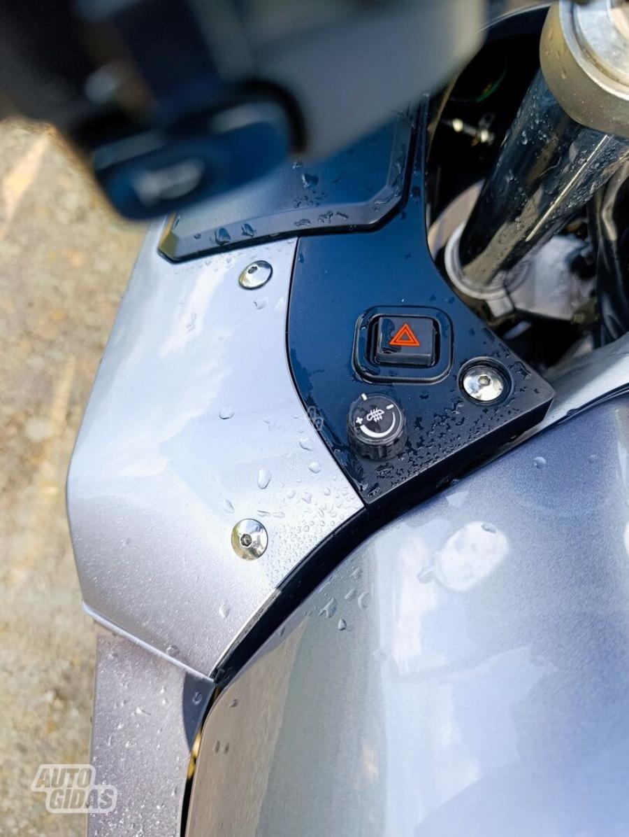 Серый Ямаха FJR 1300 2005 в Вильнюс, объемом двигателя 1.30 л и пробегом 79 тыс. км за 3600 €, фото 10 на AUTOMOTO.COM.LV
