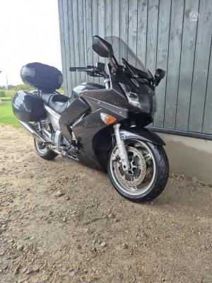 Pelēks Yamaha FJR 1300 2008 Šauļi, ar dzinēja tilpumu 1.30 L un nobraukumu 56 tūkst. km par 4100 €, foto  vietnē AUTOMOTO.COM.LV
