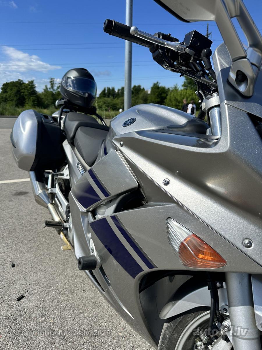 Grey Yamaha FJR 1300 2008 in Maardu, with an engine capacity of 1.30 L and mileage of 63 thousand km for 5500 €, photo 10 on AUTOMOTO.COM.LV