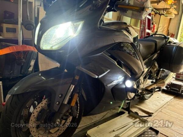 Grey Yamaha FJR 1300 2015 in Tallinn, with an engine capacity of 1.30 L and mileage of 36 thousand km for 10200 €, photo 4 on AUTOMOTO.COM.LV