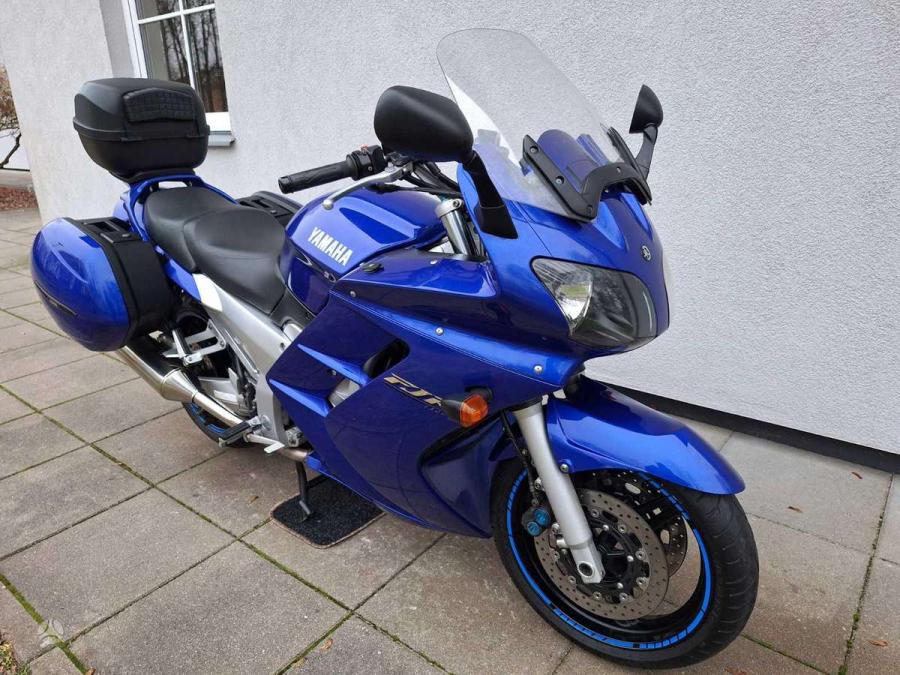 Yamaha FJR 1300 2001 in Prienai, with an engine capacity of 1.30 L and mileage of 43 thousand km for 3300 €, photo 15 on AUTOMOTO.COM.LV