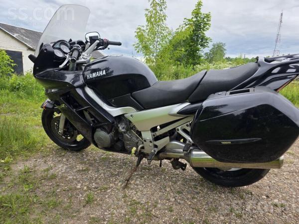 Yamaha FJR 1300 2001 in Daugavpils, with an engine capacity of 1.30 L and mileage of 0 thousand km for 850 €, photo 4 on AUTOMOTO.COM.LV
