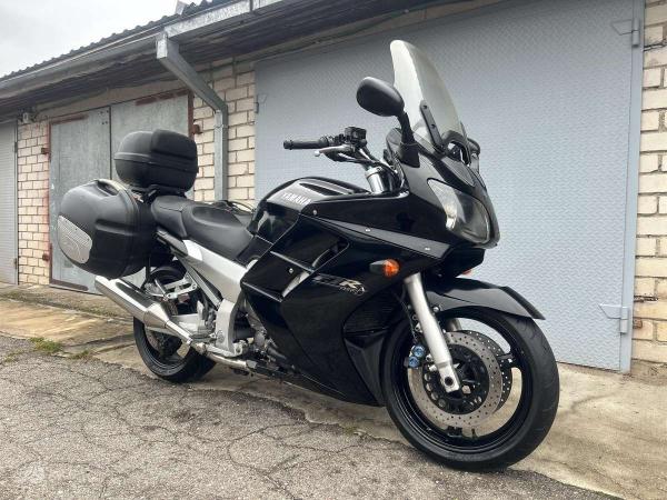 Yamaha FJR 1300 2001 in Birstonas, with an engine capacity of 1.30 L and mileage of 38 thousand km for 3299 €, photo 1 on AUTOMOTO.COM.LV