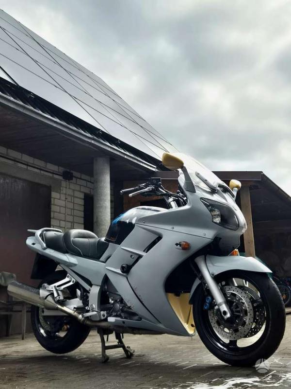 Yamaha FJR 1300 2002 in Prienai, with an engine capacity of 1.30 L and mileage of 143 thousand km for 1790 €, photo 3 on AUTOMOTO.COM.LV
