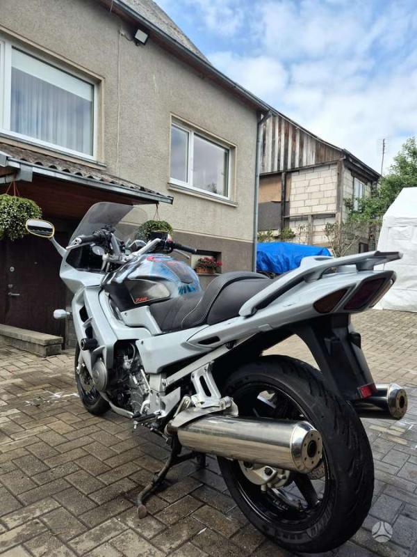 Yamaha FJR 1300 2002 in Prienai, with an engine capacity of 1.30 L and mileage of 143 thousand km for 1790 €, photo 8 on AUTOMOTO.COM.LV