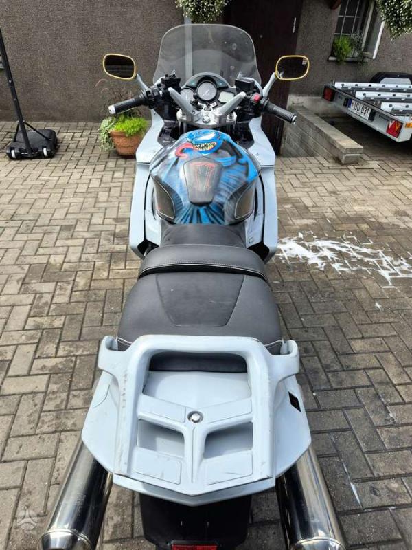 Yamaha FJR 1300 2002 in Prienai, with an engine capacity of 1.30 L and mileage of 143 thousand km for 1790 €, photo 9 on AUTOMOTO.COM.LV